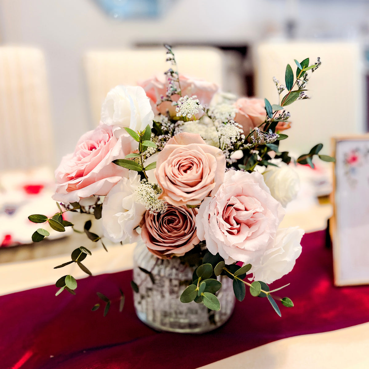 Custom Guest Table Styling: Fresh Flower Arrangements – Style It Simply